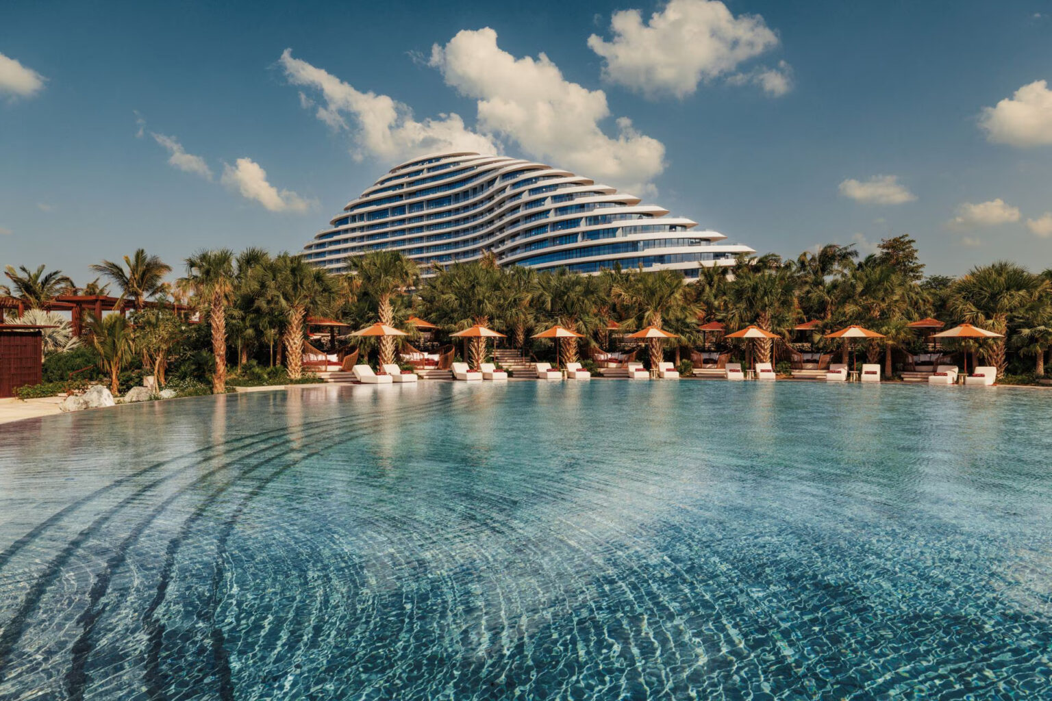 A New Gem Rises: Jumeirah Marsa Al Arab Opens | Luxe Gulf Magazine